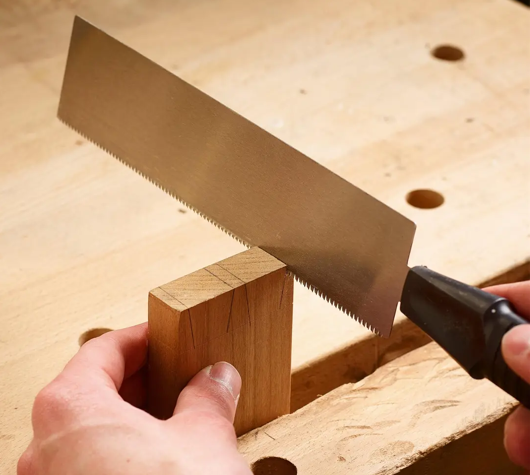 Veritas Dovetail Saw Review: A Woodworker's Precision Companion » Best ...